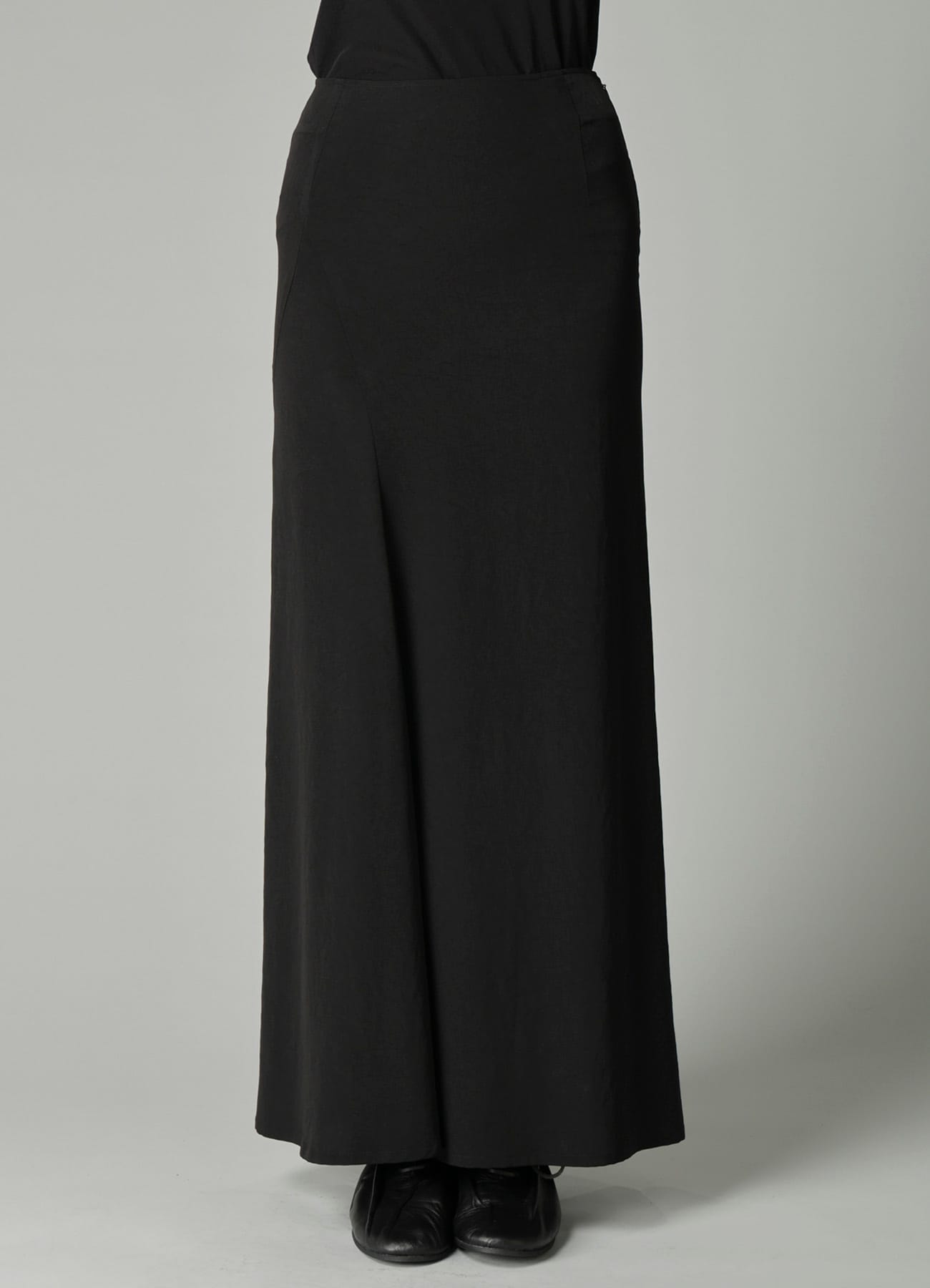 Ta/Pe CREPE DE CHINE DIAGONAL CUTTING LONG SKIRT(M Black): Yohji ...