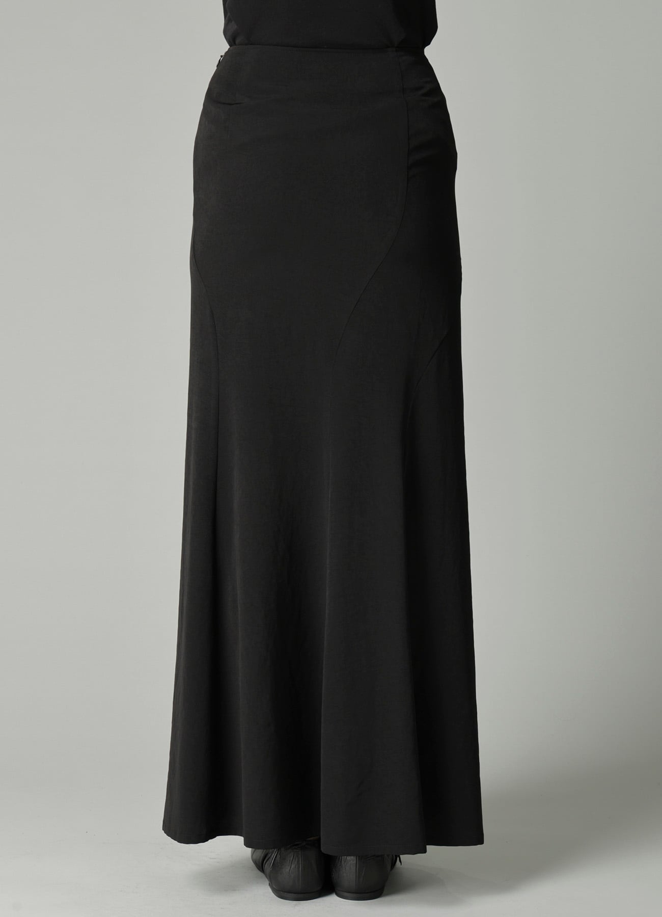 Ta/Pe CREPE DE CHINE DIAGONAL CUTTING LONG SKIRT(M Black): Yohji ...